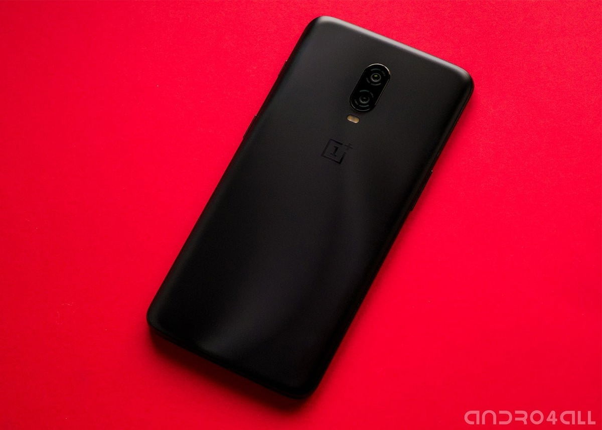 Windows 11 funcionando en un OnePlus 6T es lo mejor que vas a ver hoy