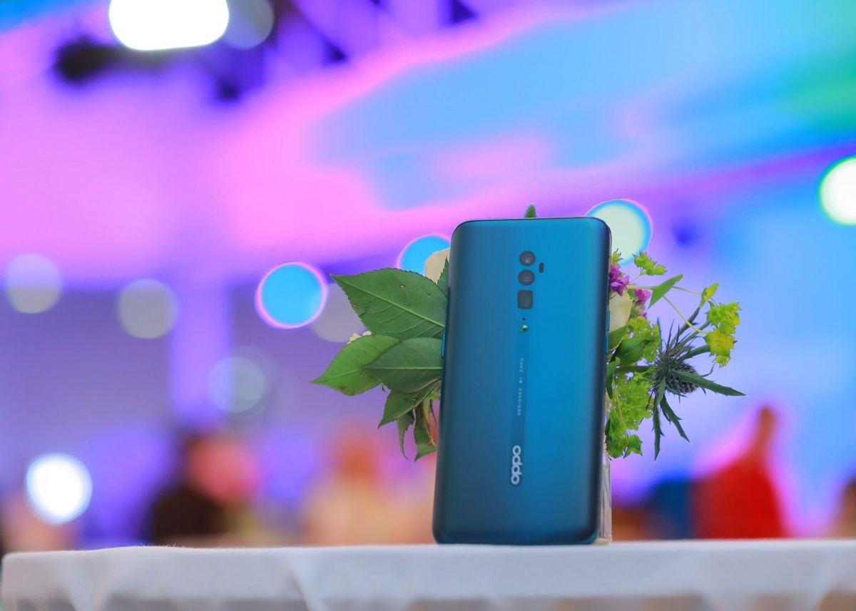 Un posible OPPO Reno Lite con doble cámara trasera y notch de gota de ...