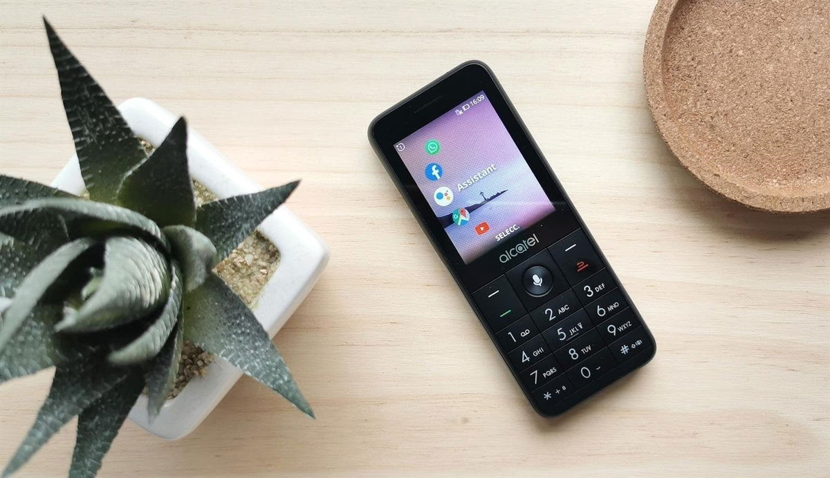 Alcatel 3088, toda la información: así es el 'feature phone' más avanzado