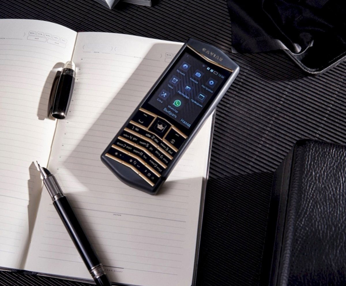 Un móvil básico pero que cuesta 1000 euros: así es lo nuevo de Caviar