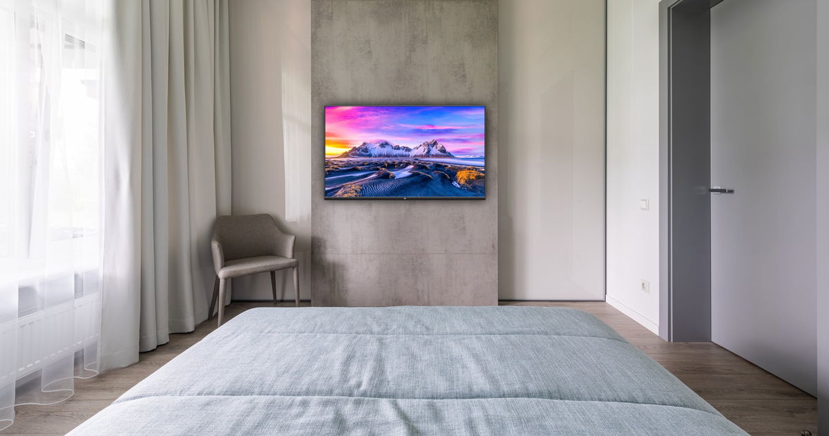 Cómo colgar una televisión en la pared: qué se necesita y cuánto cuesta
