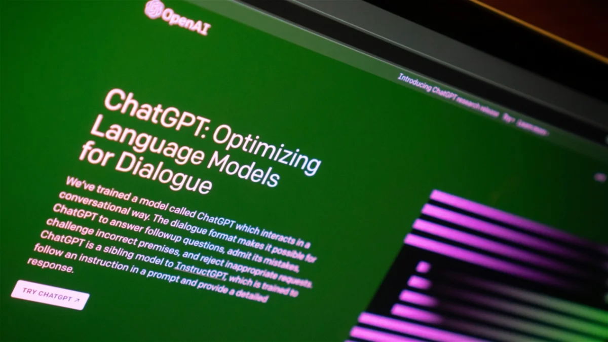 El uso de ChatGPT cae por primera vez desde su lanzamiento