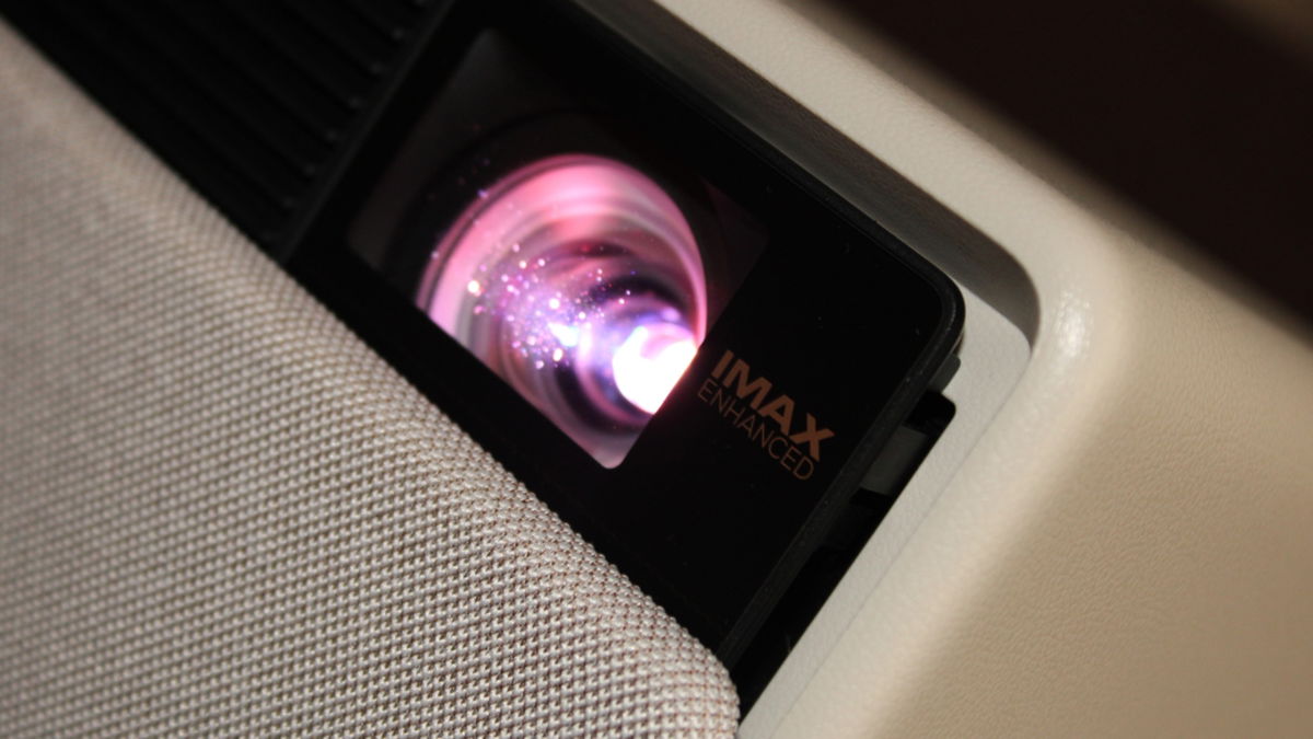 Este proyector 4K te hará disfrutar como un niño pequeño, y ahorrando ...