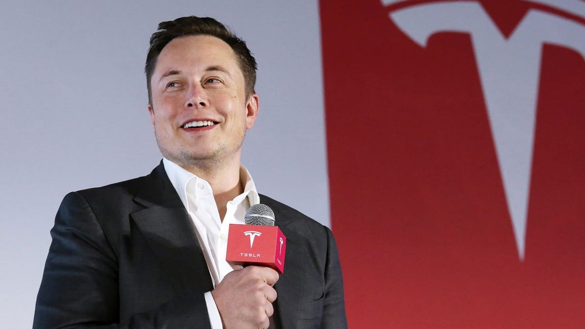 Elon Musk asegura que sus robots son completamente autónomos, pero un ...