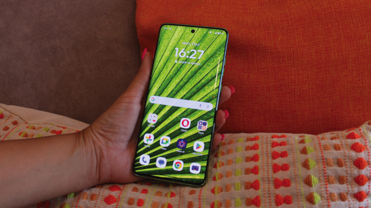 Este Motorola arrasa entre los móviles baratos: solo 230 euros, con 256 ...