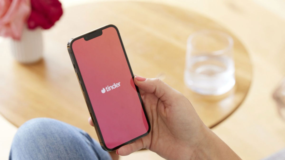 Qué es Tinder y cómo usarlo para encontrar pareja en 2025