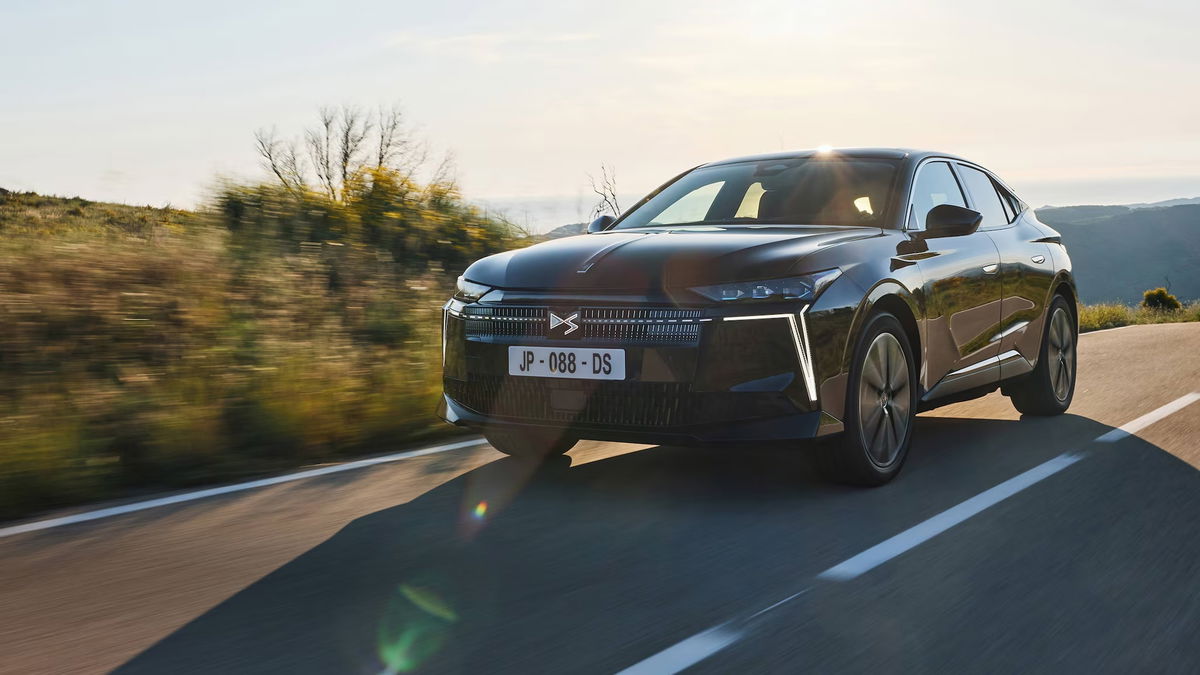DS N°4 E-TENSE, el compacto prémium 100% eléctrico con 450 km de autonomía y carga rápida que ...