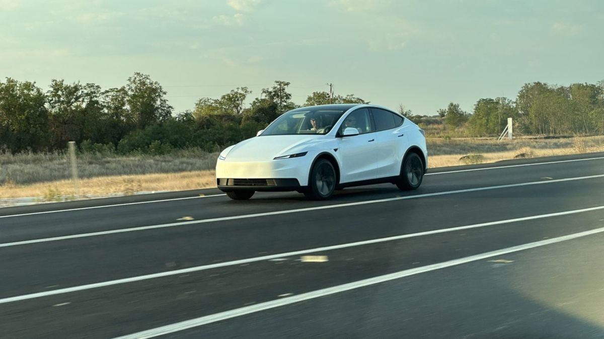 El Tesla Model Y "barato" se deja ver en fotos espía por primera vez